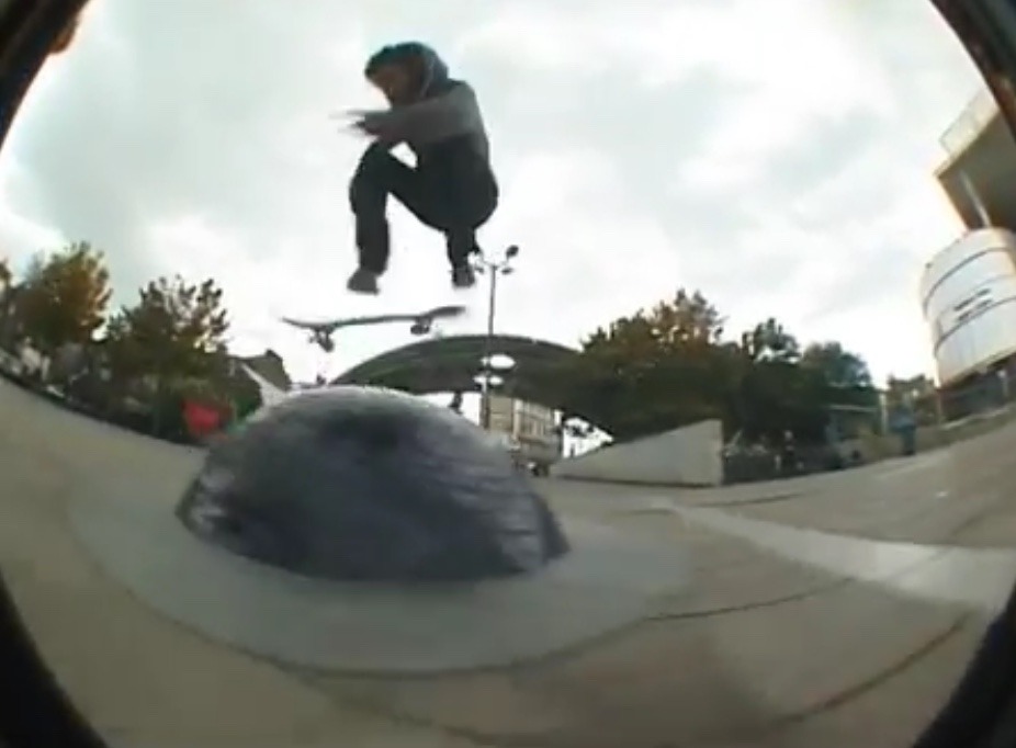 Nick Remon, Harley Miller + Charlie Munro in Danger x Flavour - Vague