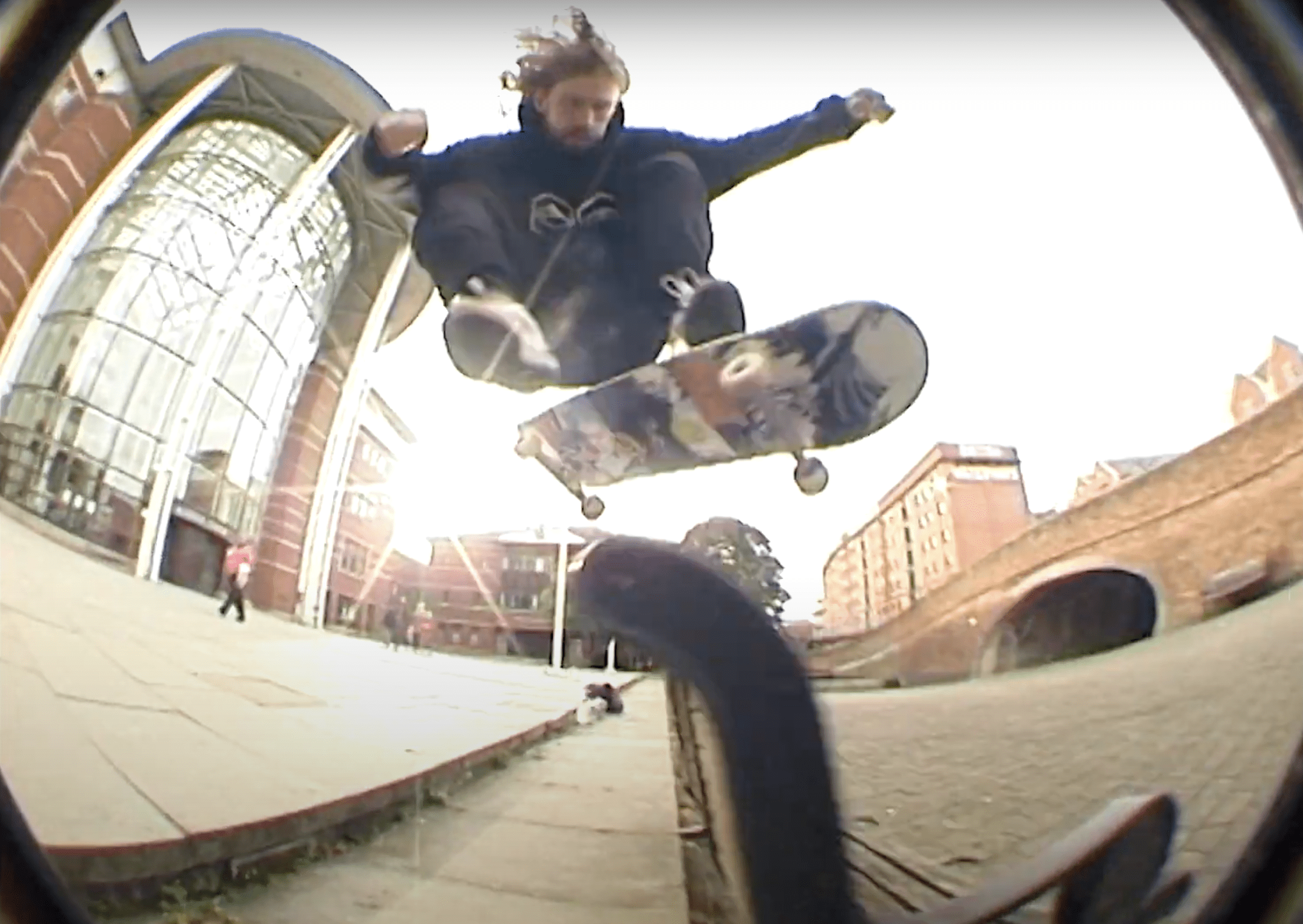 Tommy May - Surfin' - Vague