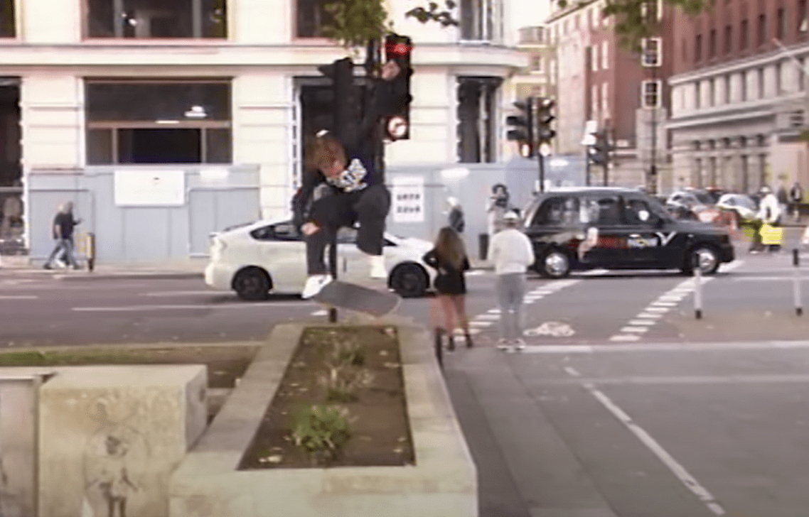 VILLE WESTER RIDES FOR PALACE - Vague